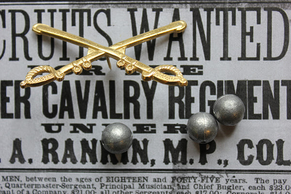 Calvary Cross Sword Cap Badge - Collectors Armoury